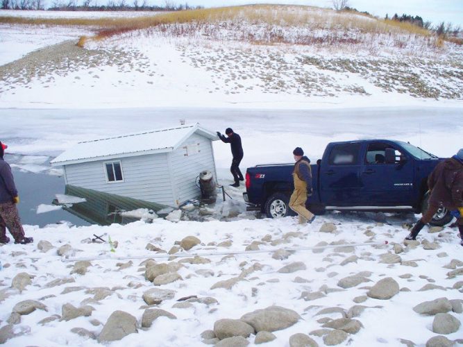 Minot towing and recovery company makes ice recovery | News, Sports ...